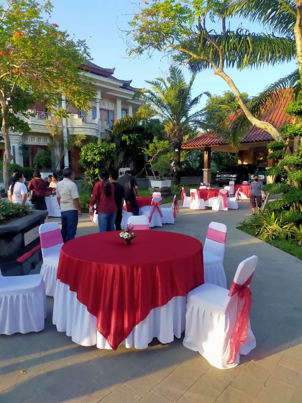 Meja Bulat ukuran 150 cm besar