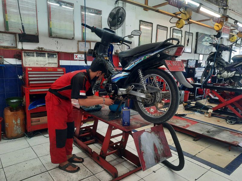 Jasa Service Sepeda Motor Mofed {F1} Injeksi