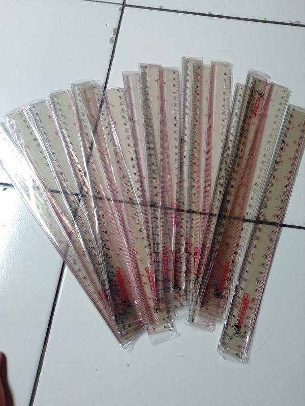 Penggaris plastik 30 cm