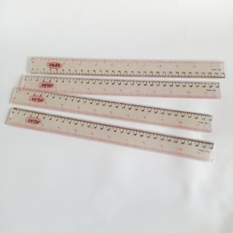 Penggaris Plastik 30 cm