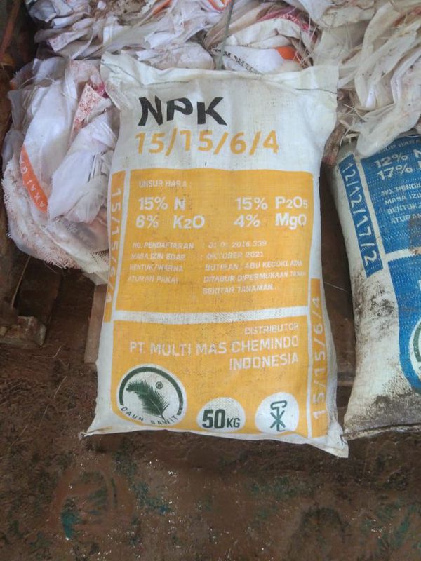 Pupuk NPK 15/15/6