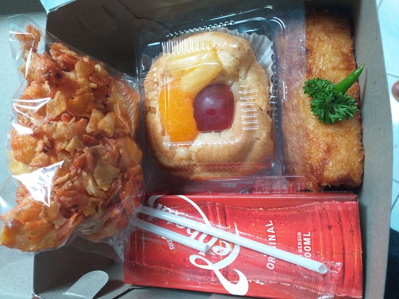 PAKET SNACK BOX CERIA