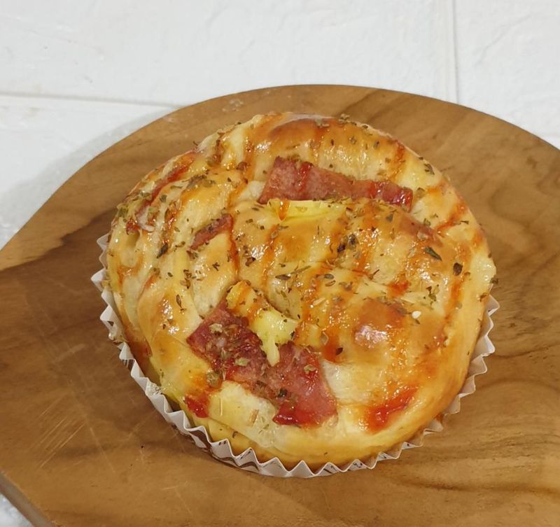 BAKERY BEEF CHEESE ROLL