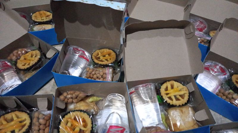 snack dus atau paketan snack