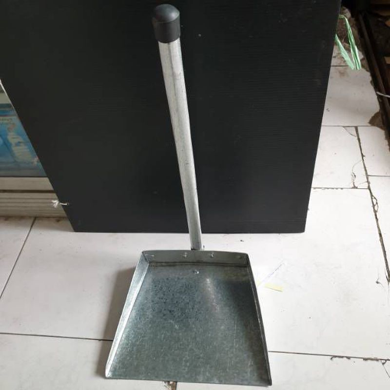 Ekrak Besi/Pengki Besi