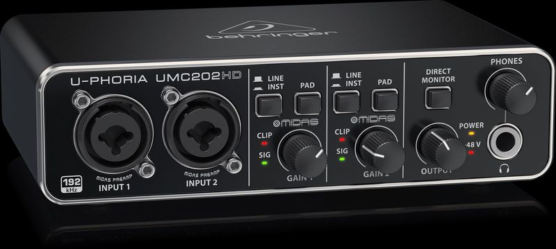 BEHRINGER UMC202HD