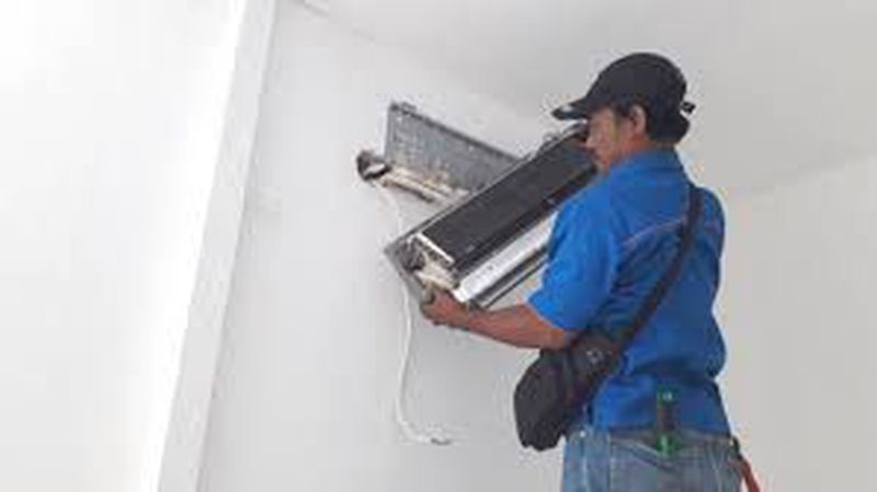 Jasa Bongkar AC Split (0,5Pk. 3/4Pk. 1Pk) Medan Standar