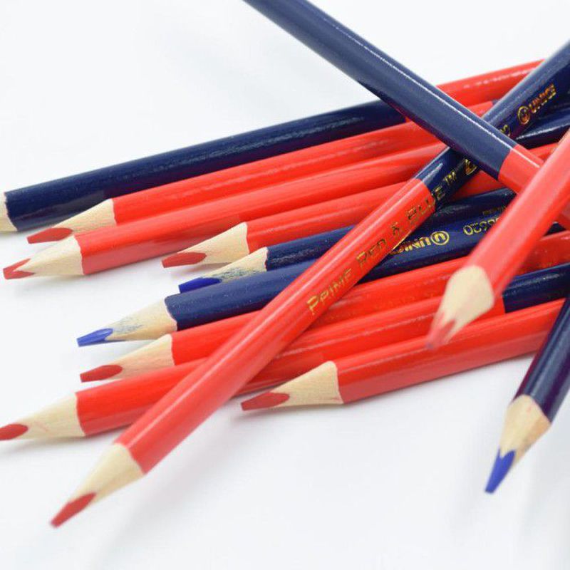 Pensil merah biru