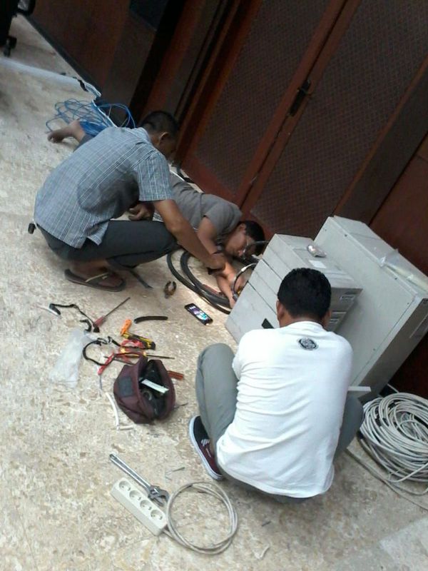 Jasa Perbaikan Komputer dan Kelengkapannya