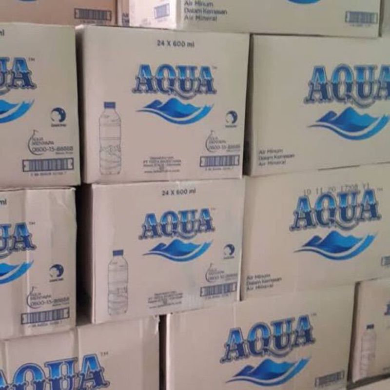 AIR MINUM AQUA TANGGUNG ( 600 ml )