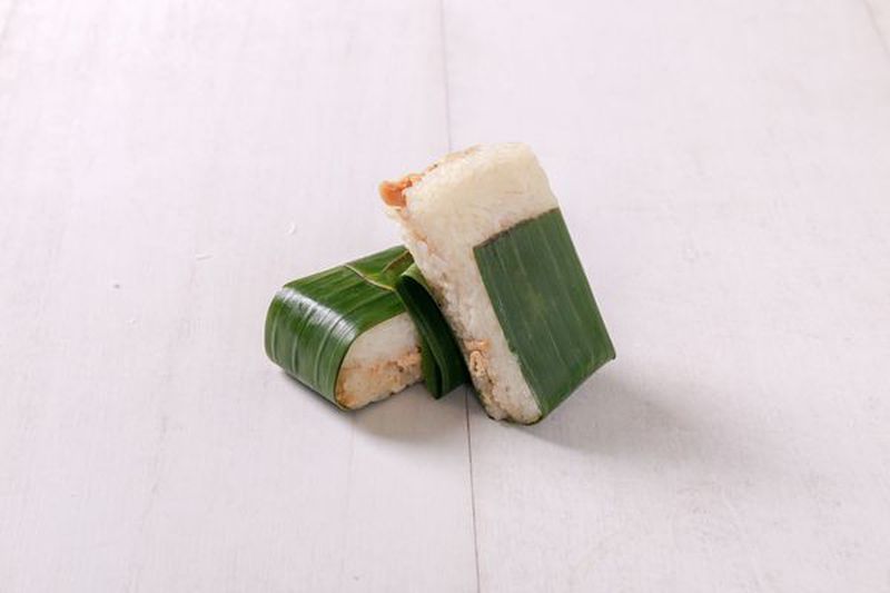 Lemper Ayam Melly Roti & Kue