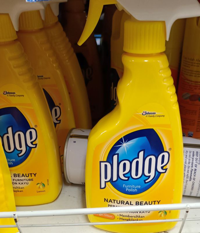 Pledge Lemon Botol Pump 450 ml