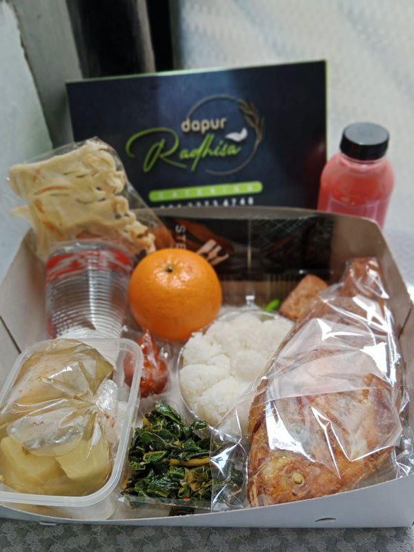 paket nasi box B3