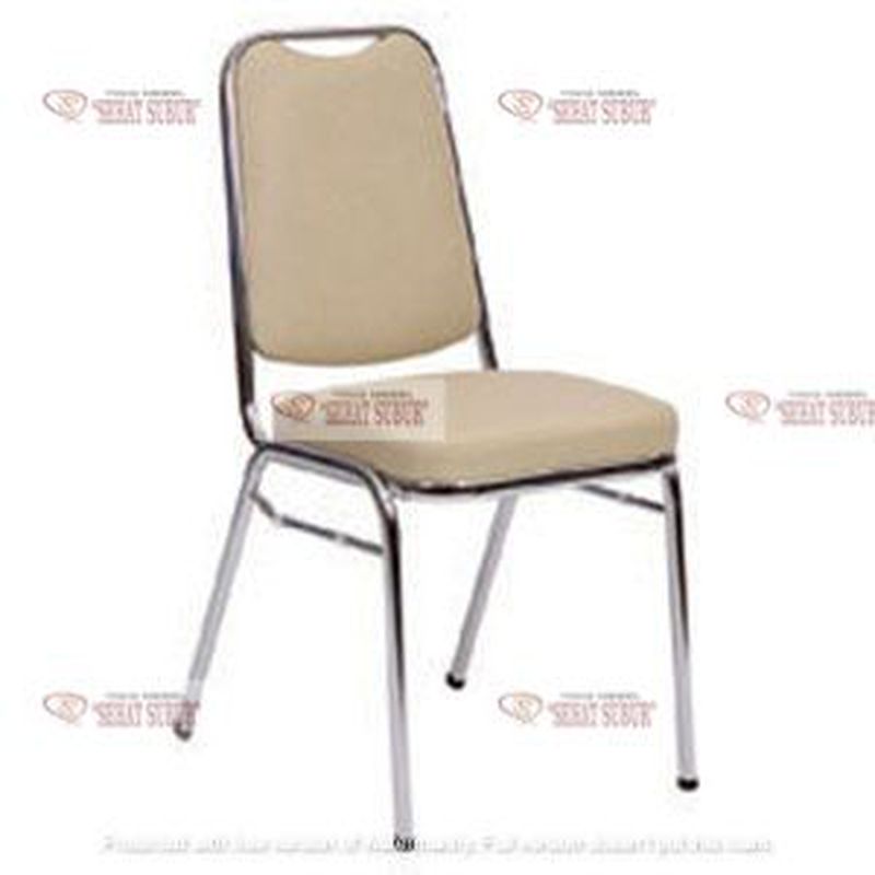 Kursi susun Chitose tipe caesar - Merah