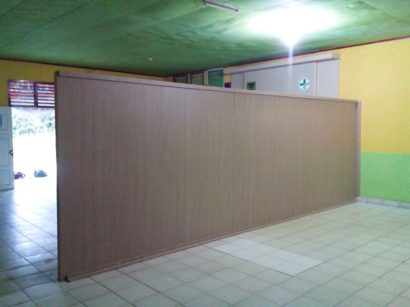 PARTISI ATAU SEKAT RUANGAN HPL - 18 MM