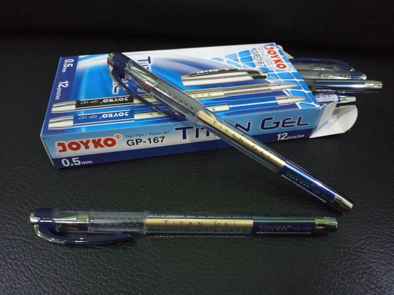 Pena Joyko GP-167 Titan Gel - Hitam