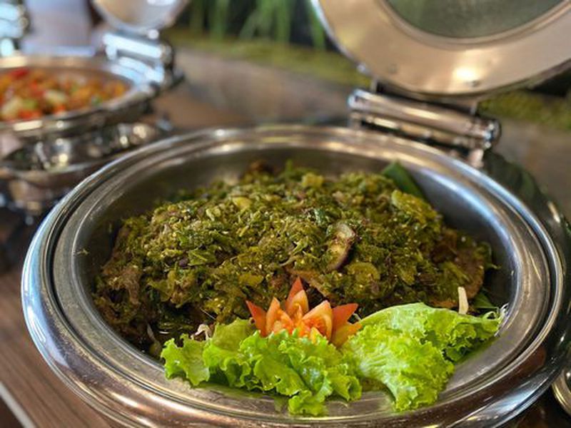 Makanan dan Minuman Prasmanan (Lunch/Dinner Buffet)