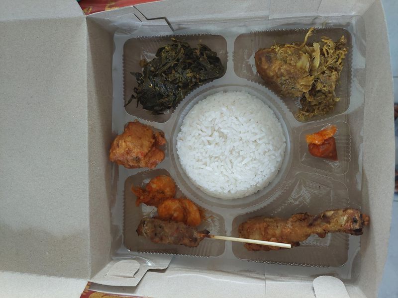 Nasi Kotak Ayam Tepung