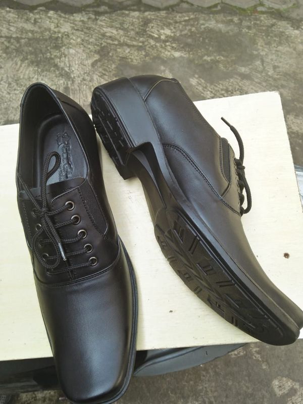 Sepatu Dinas Harian