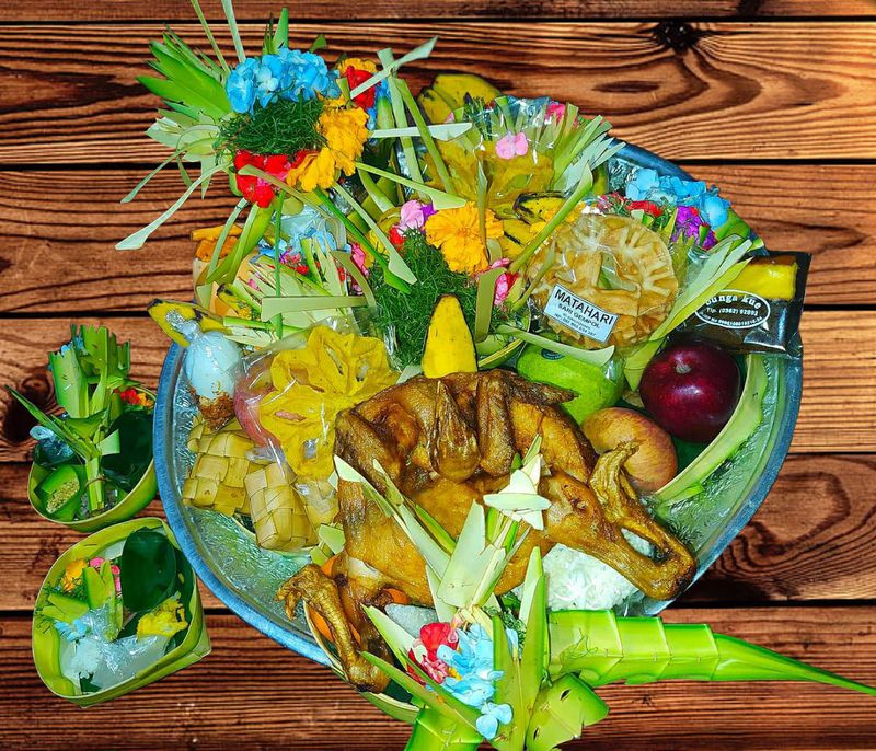 Banten Pejati Ayam Lengkap