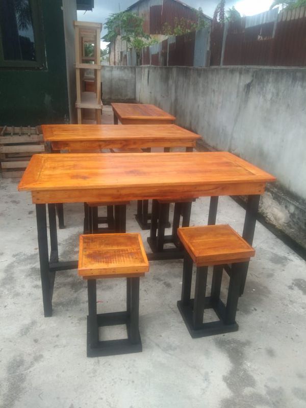 Meja Kayu