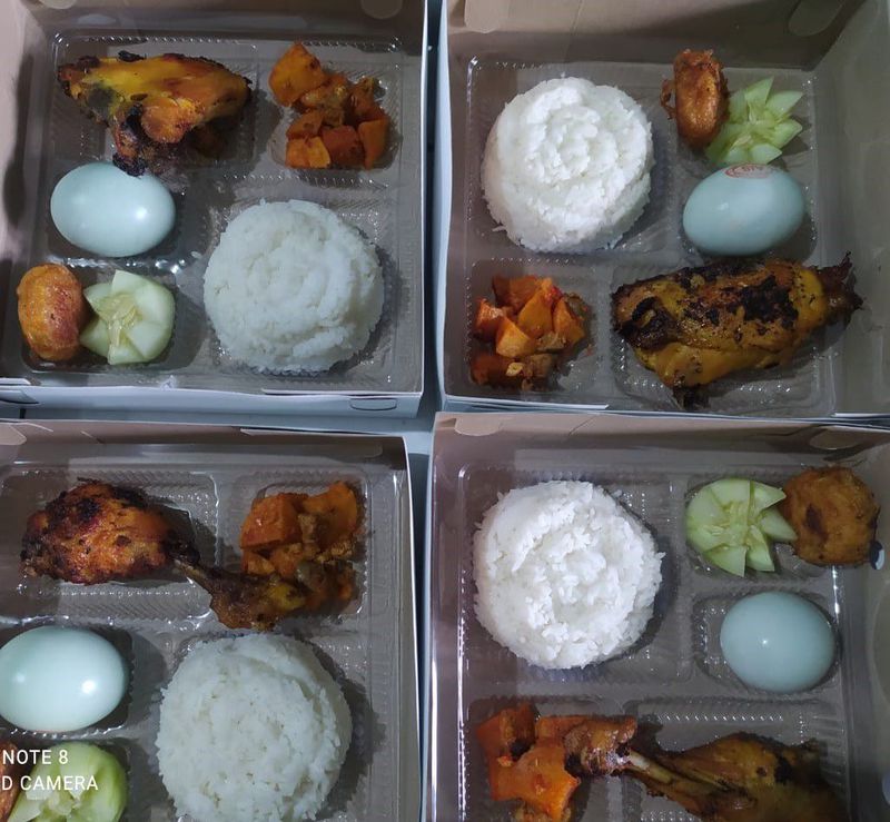 NASI KOTAK - AYAM BACEM - PERKEDEL - SAMBEL GORENG ATI KENTANG - TELUR ASIN