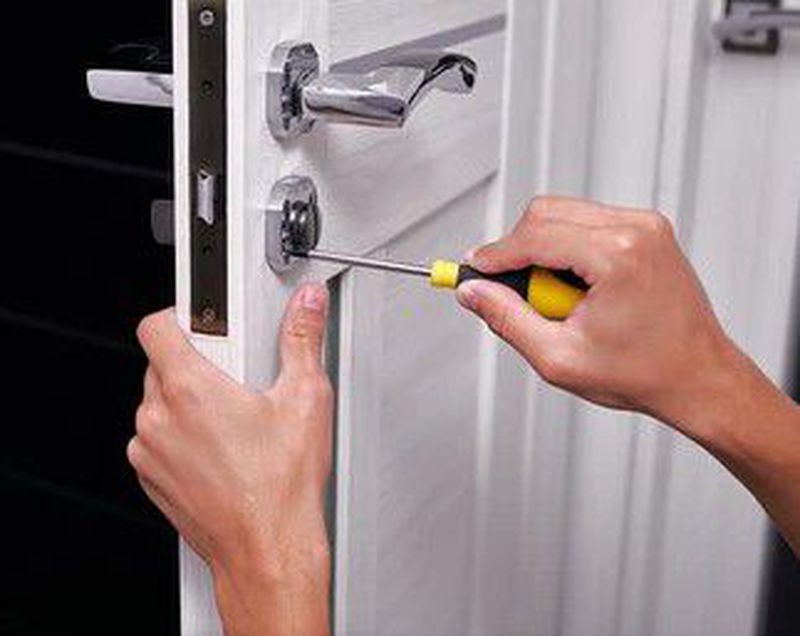Jasa Perbaikan Handle Pintu