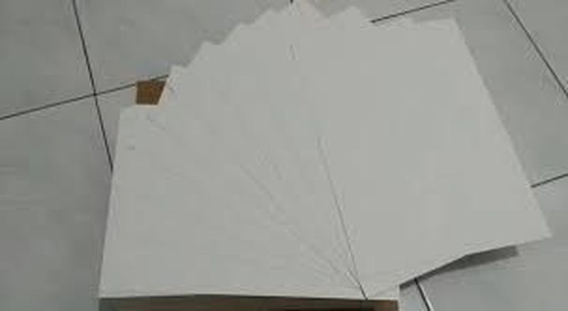 KERTAS IVORY HVS F4