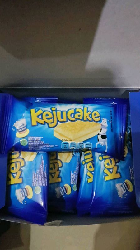Snack bolu keju merk kraft