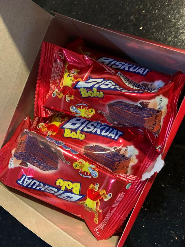 Snack bolu merk biskuat