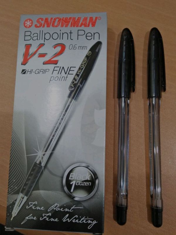 Ballpoint - Hitam