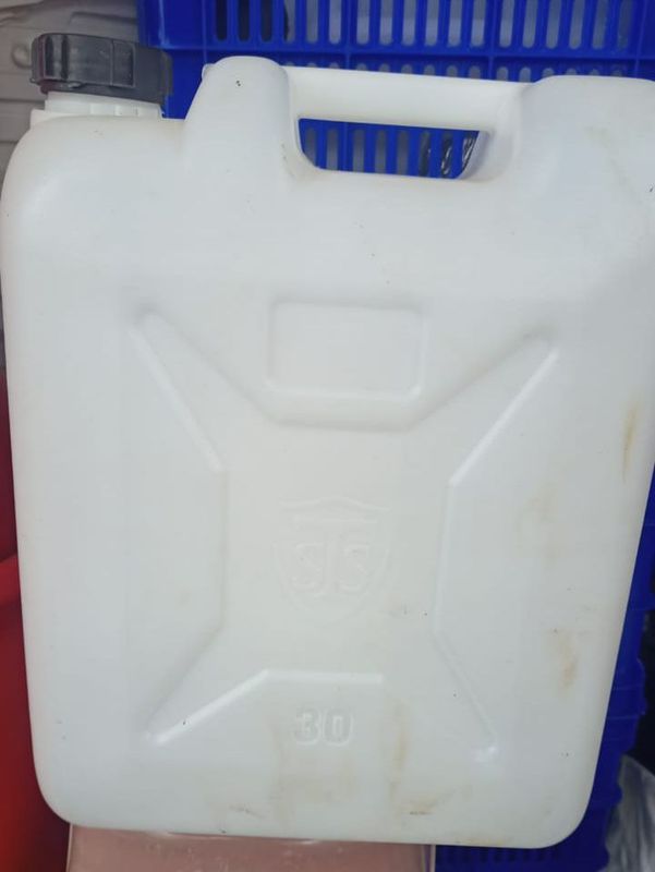 Jerigen plastik putih 30 liter