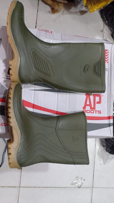Sepatu Boat