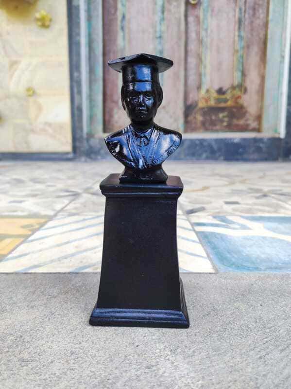 Patung Wisuda