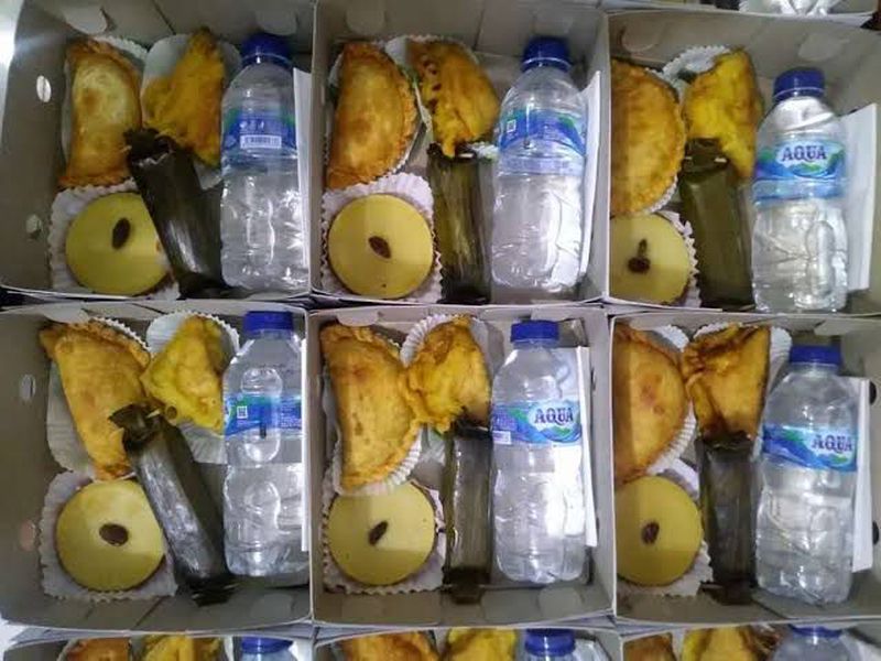 snack vip aqua botol ( paket A )