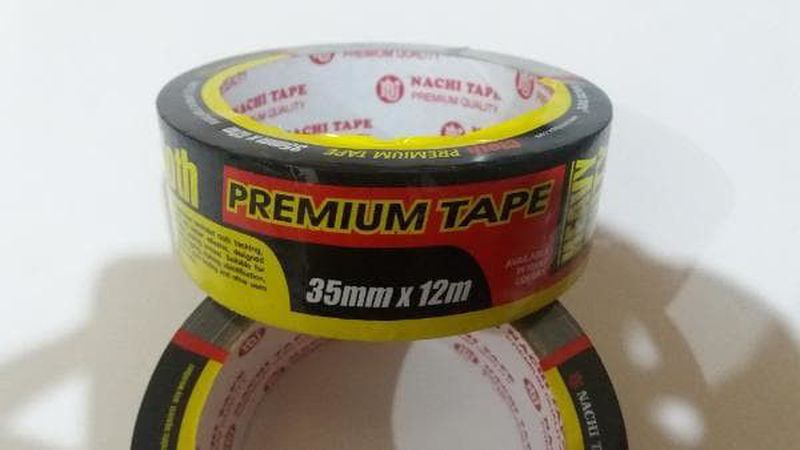 Lakban Kain Hitam Isolasi Tape Nachi 1,5"x 12 Meter (35 mm x 12 Meter)