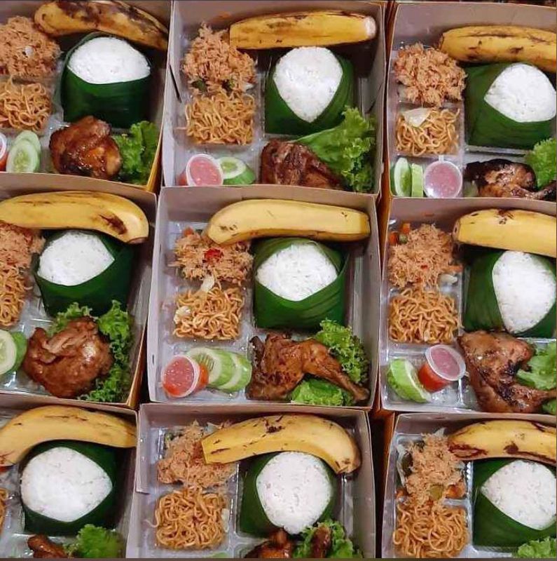 Makan Nasi Box Paket 3