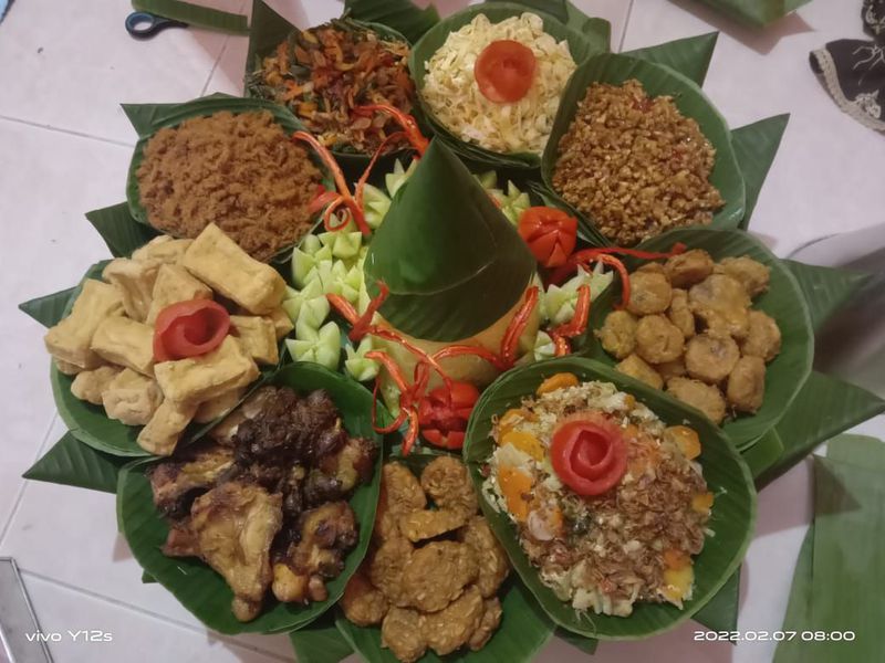 NASI TUMPENG