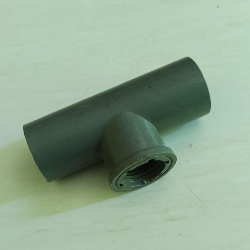 Sambungan pipa T drat dalam 1/2" biasa PVC