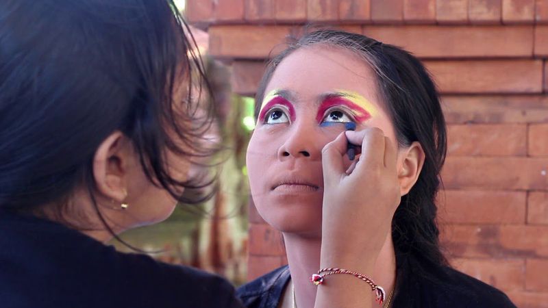 rias penari dan makeup artis