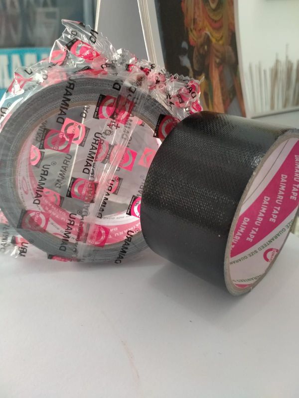 Lakban/Selotip warna hitam (ukuran besar) Daimaru