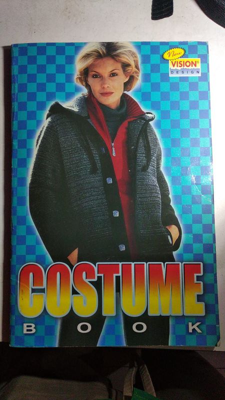 Buku pola/ kostum