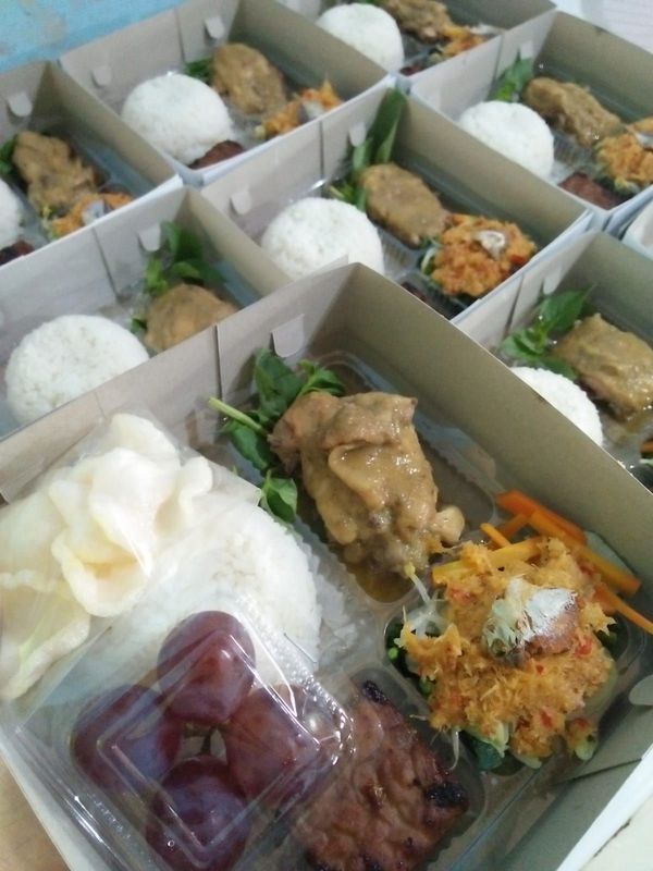 Paket Nasi Box 12 DeeSQi Catering