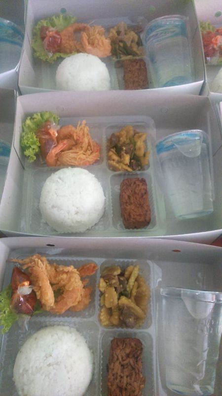 Paket Nasi Box 3 DeeSQi Catering