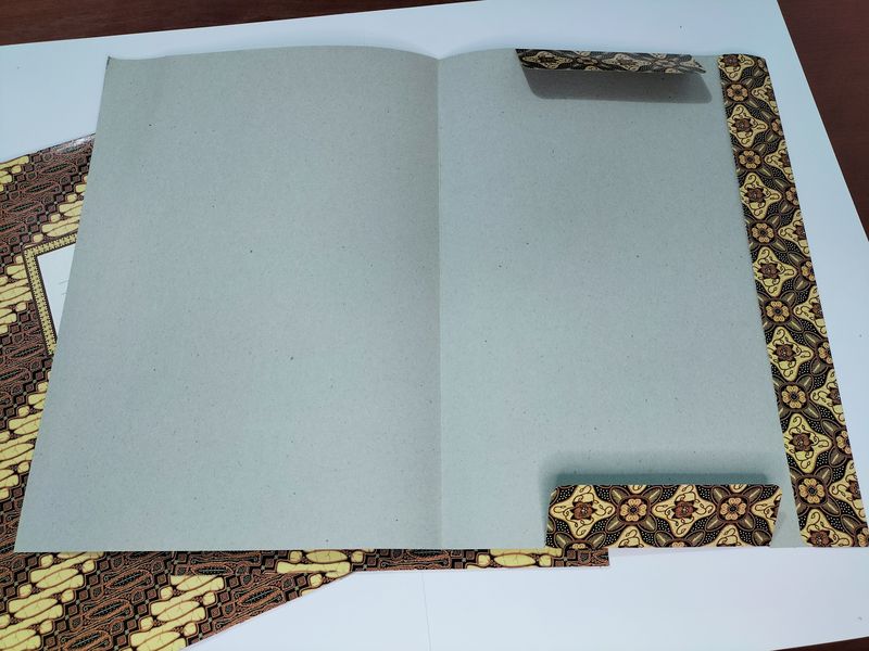 Stop Map Folio / Batik