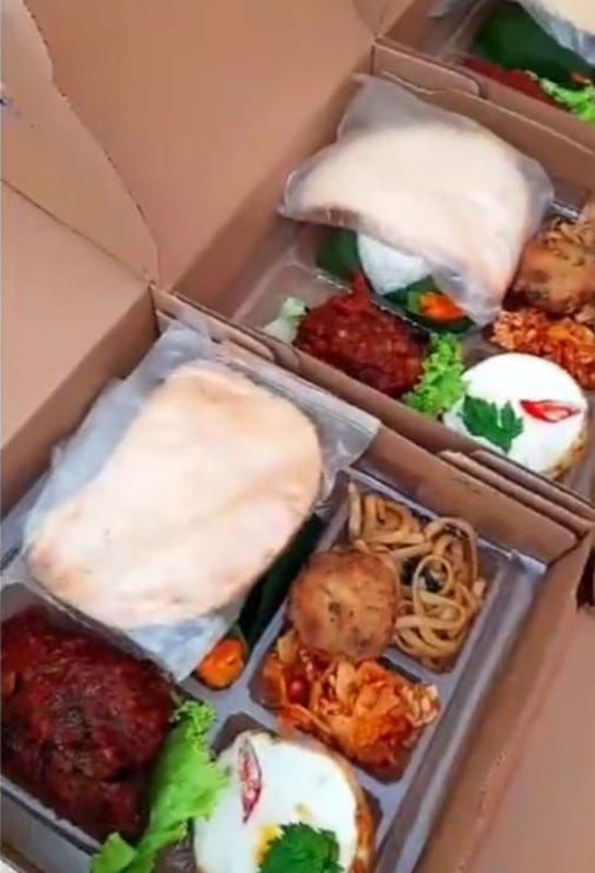 Nasi Box - Lauk Ayam/Daging, sayur dll