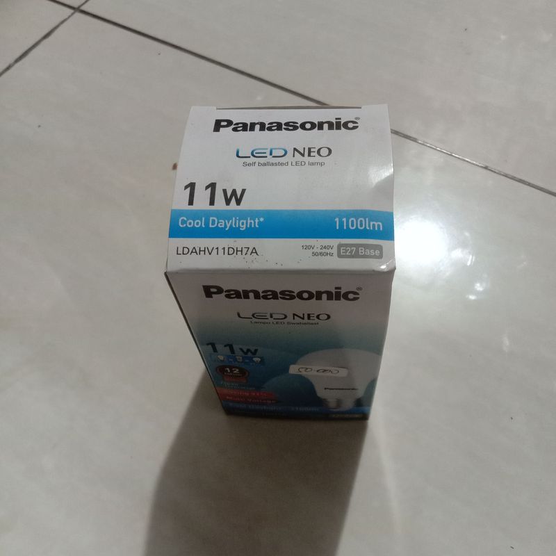 lampu LED 11 watt Panasonic