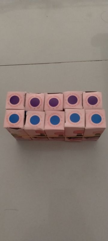 Tinta stempel warna biru dan violet