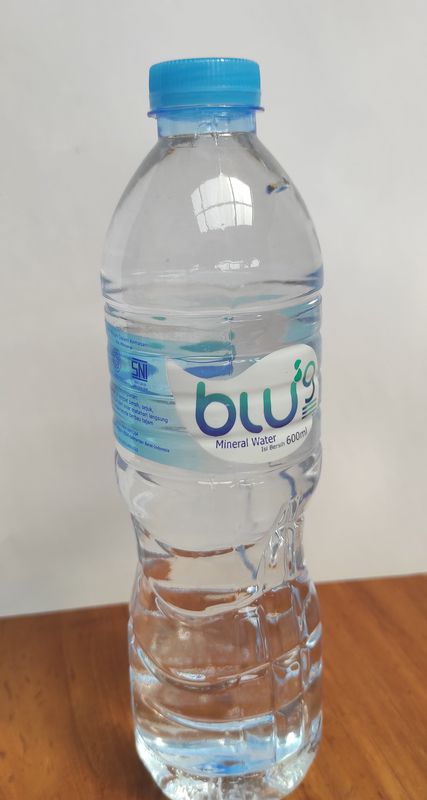 Air Minum Mineral Blu 9 600 ml / botol
