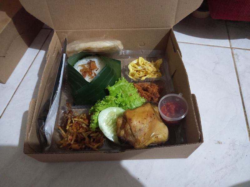 Nasi Box By Warung Makan Bu Rajiman - Paket1